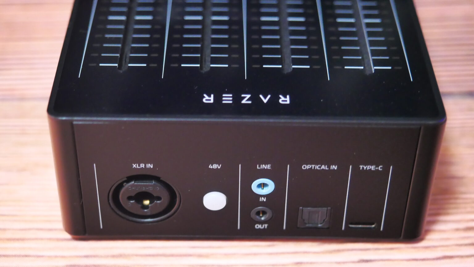 ゲーム配信に特化したゲーミングミキサー「Razer Audio Mixer」を購入レビュー！ | クロレビ！